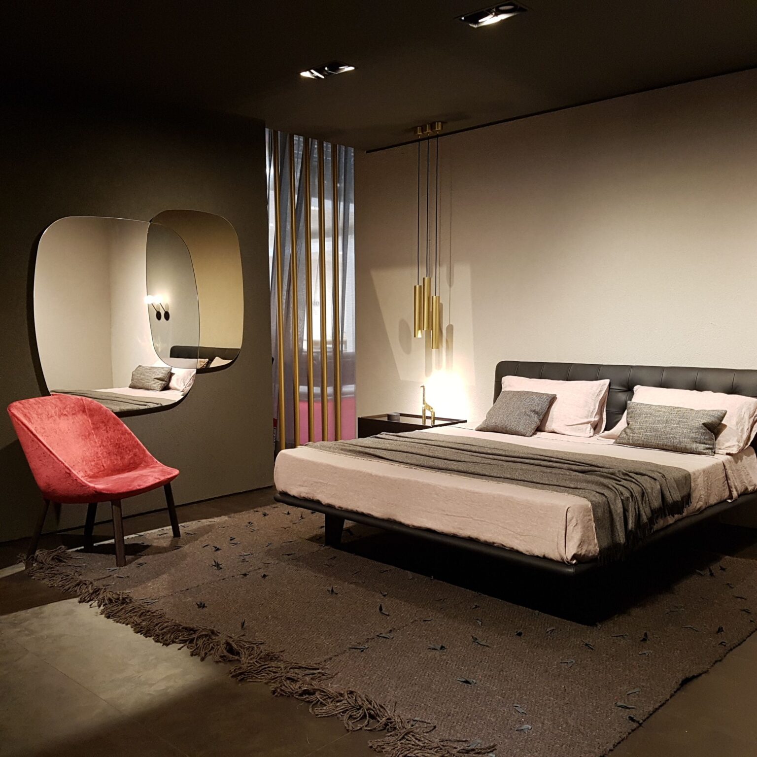 Pianca specchio Oltre by Emilio Nanni – Shop Forma Design